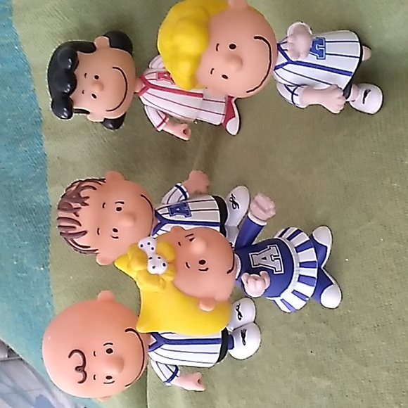 Peanuts | Toys | Peanuts Charlie Brown All Star Baseball Action ...